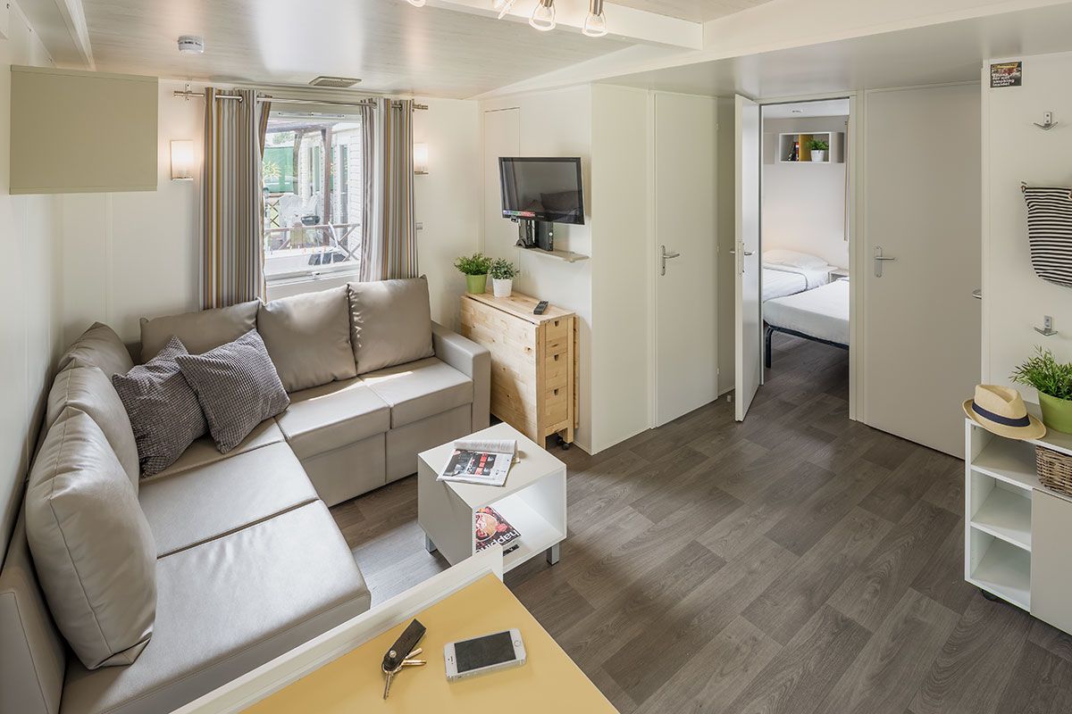 Supreme Lounge Air con/ decking/ Sat TV/ dishwasher/ Incl. Linen ...